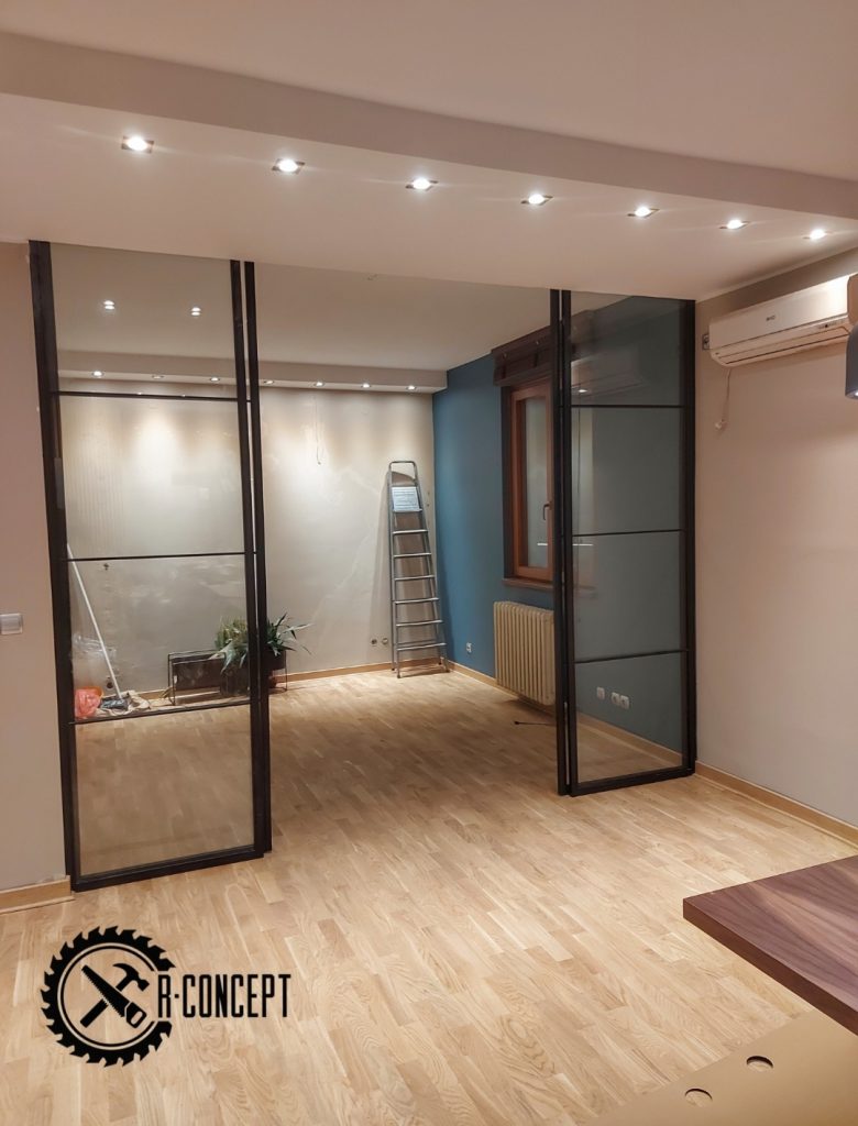 „4×4 Square“ – Fiksno-klizni pregradni portal. – Furniture contep Ristić